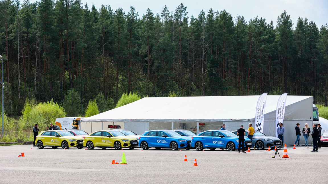 Driving academy by „Autojuta“